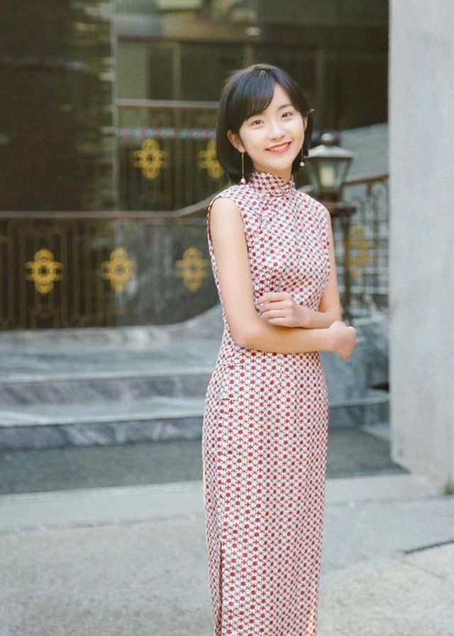 出席正式场合欧美穿礼服日本穿和服,那我们的国风旗袍有何不可?