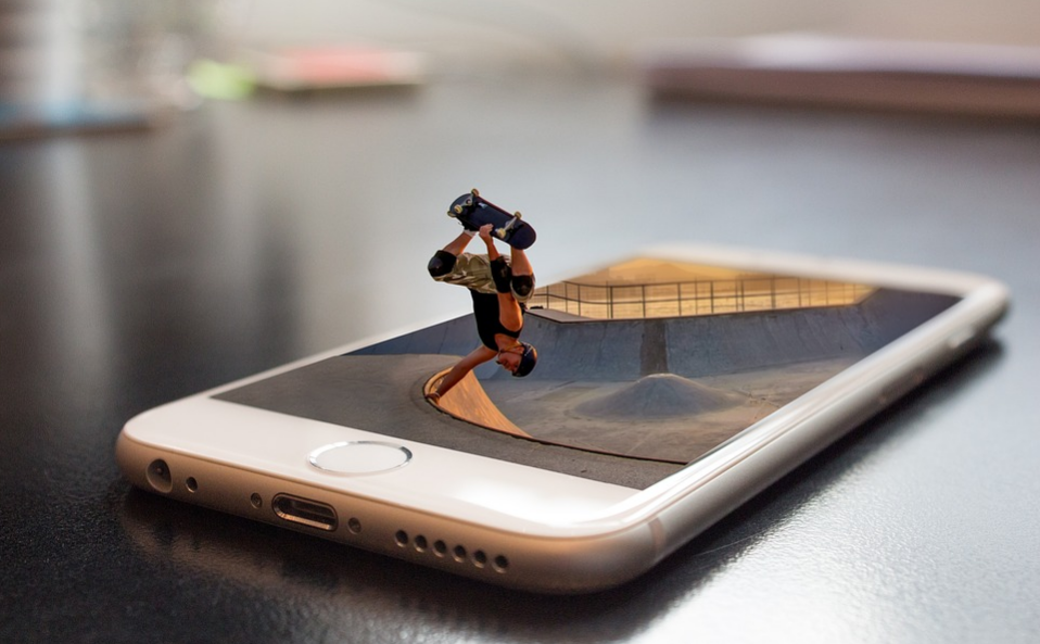 iPhone被曝存在安全隐患__财经头条