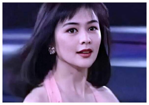 关之琳到底有多撩？看她当年和张学友出场那刻，网友：神仙颜值