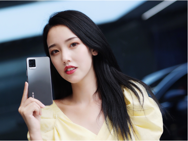 Lisa带来超S自拍秘籍，与vivo S7更搭！__财经头条