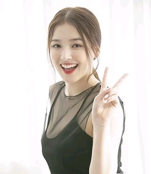 微胖界佳人韩美混血儿南希，潮流女团队长