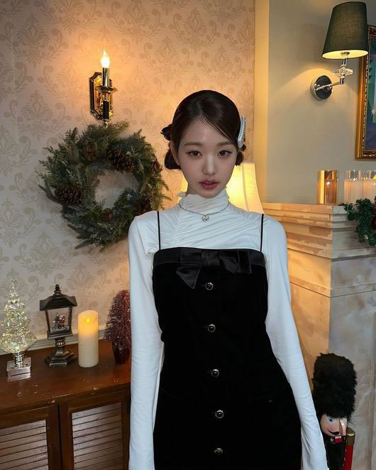 韩国女团IVE成员张员瑛发照 卖萌挤眼wink|女团|美貌|韩国_新浪新闻