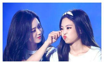 BLACKPINK四个人六对CP，你磕哪一对？