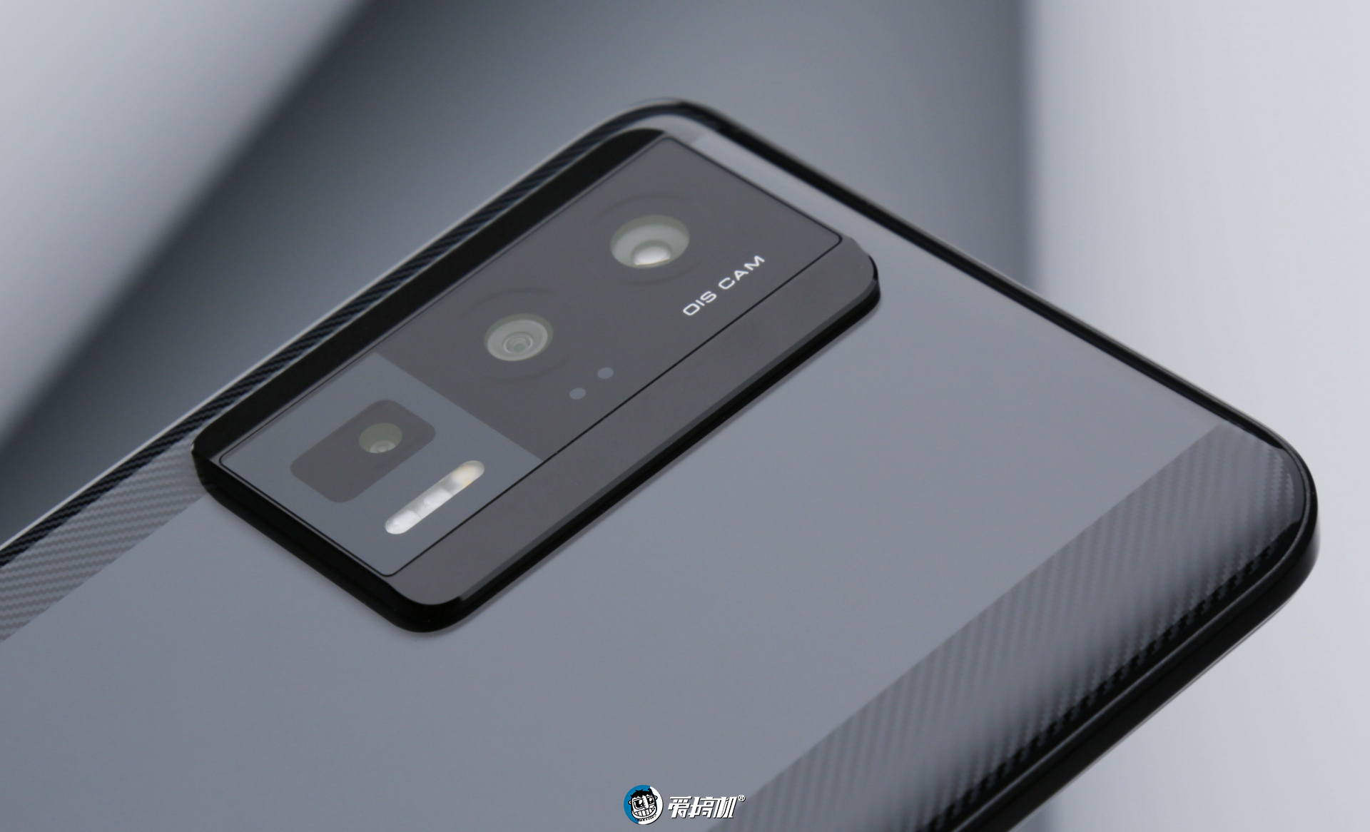 卡位大师，Redmi K60评测：2499元起的骁龙8+与30W无线充__财经头条