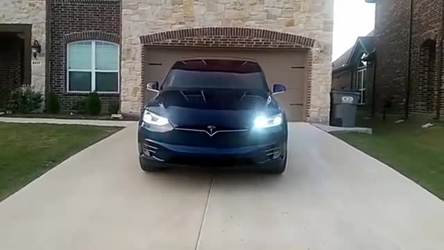 特斯拉MODELX，会跳舞的汽车|汽车资讯|70-100万suv|新能源_新浪新闻