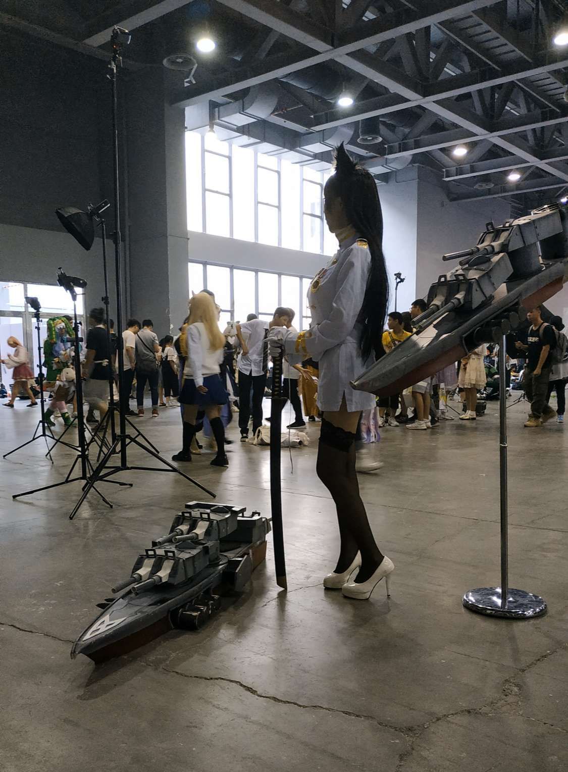 漫展现场，黑丝控福利第八弹！铁打的黑丝穹妹，流水的cosplay！