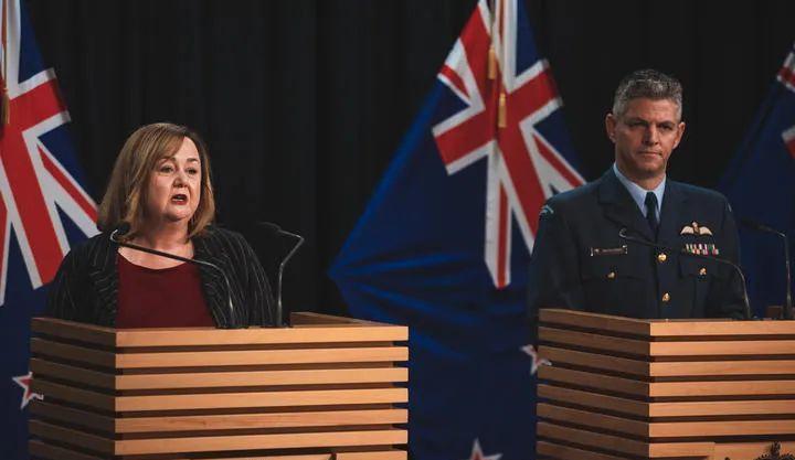 危险！新西兰7名隔离酒店保安，在岗期间睡觉！__财经头条