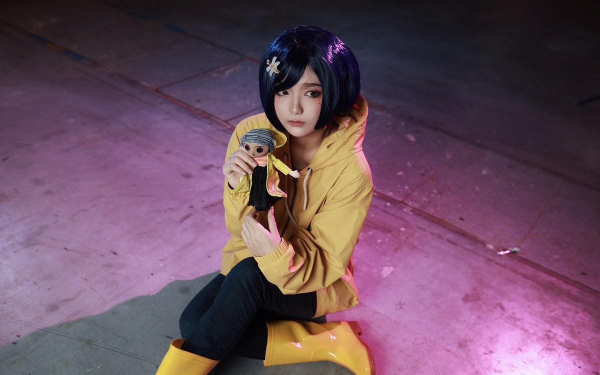 爷童回，《鬼妈妈》卡洛琳cos，童年动画电影满满的回忆__财经头条