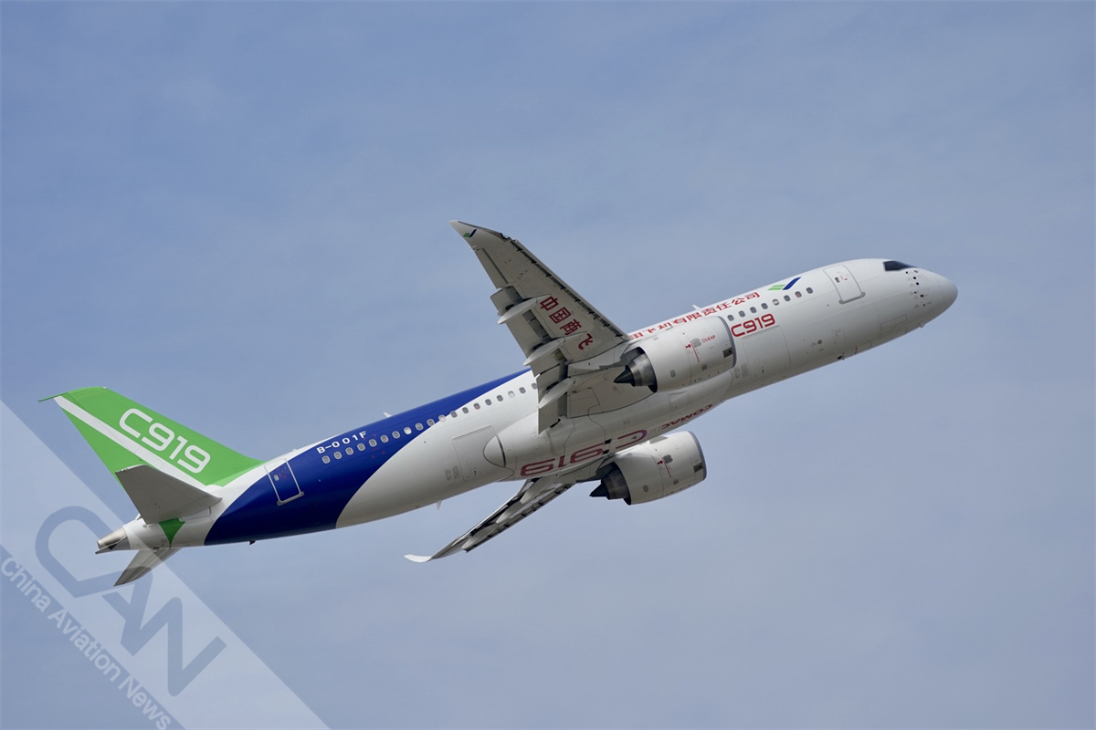 C919南昌飞行大会前进行飞行演练（摄影：岳书华）__财经头条