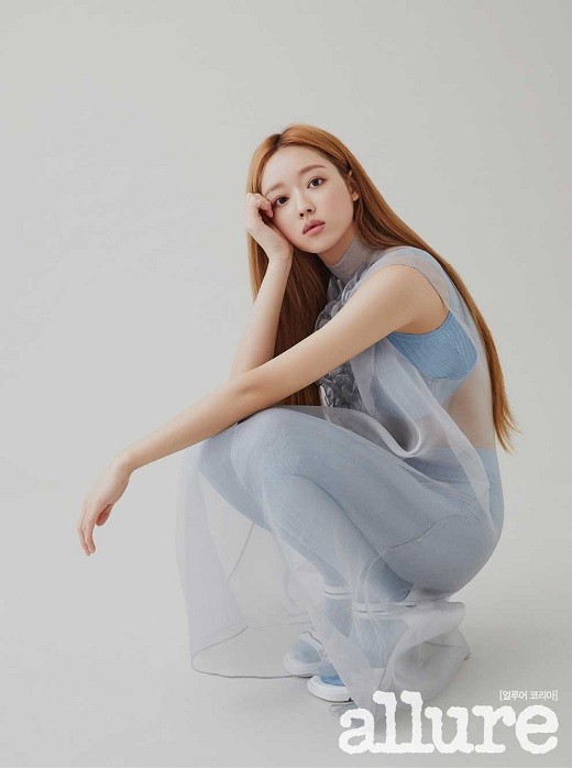 Oh My Girl成员YooA杂志写真怼脸特写零瑕疵|杂志|女团|版权所有_新浪新闻