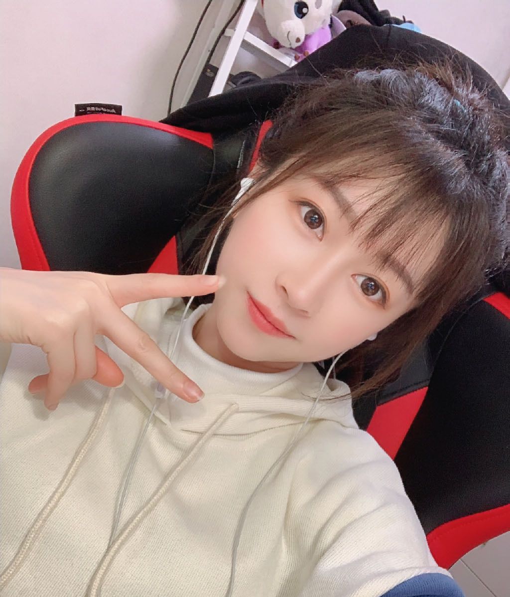 DOTA2解说Ams造型百变，观众直言游戏解说第一