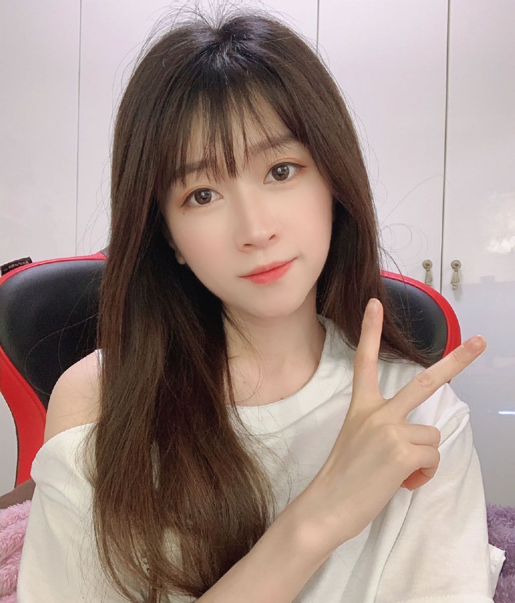 DOTA2解说Ams造型百变，观众直言游戏解说第一