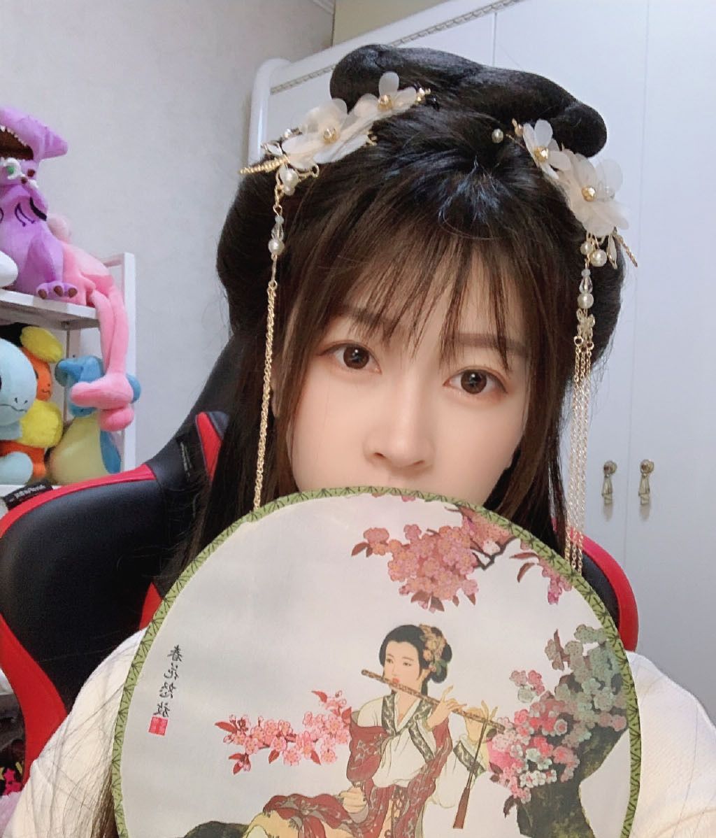 DOTA2解说Ams造型百变，观众直言游戏解说第一