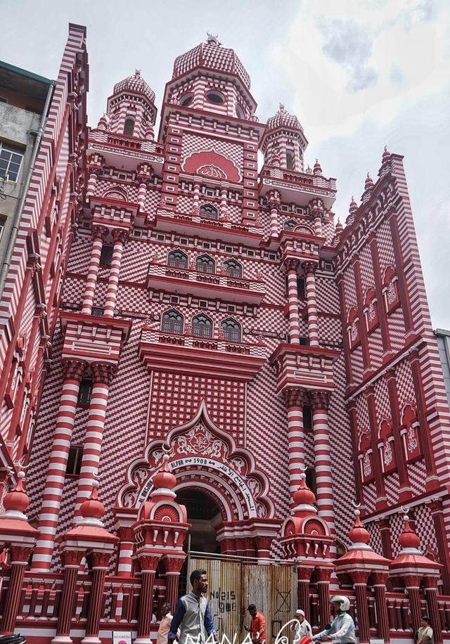 探访斯里兰卡首府，充满异域风情的建筑，当地特色的小火车__财经头条