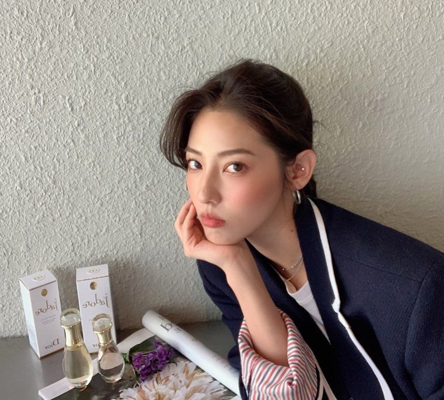 韩国网红模特jeon jisu小姐姐，拥有魔鬼身材，天使面孔