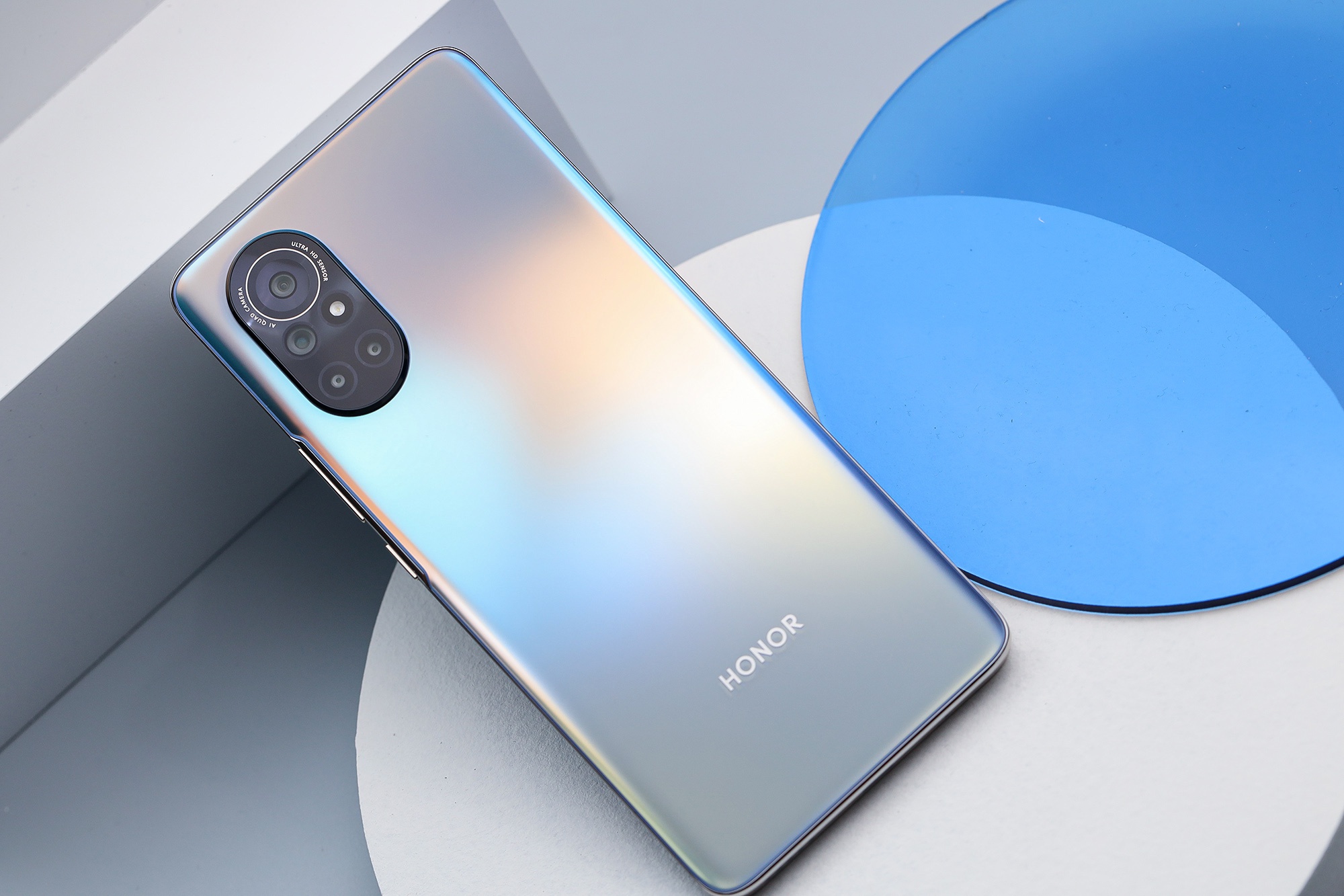 轻薄设计与曲面屏完美结合 荣耀V40轻奢版手机图赏__财经头条