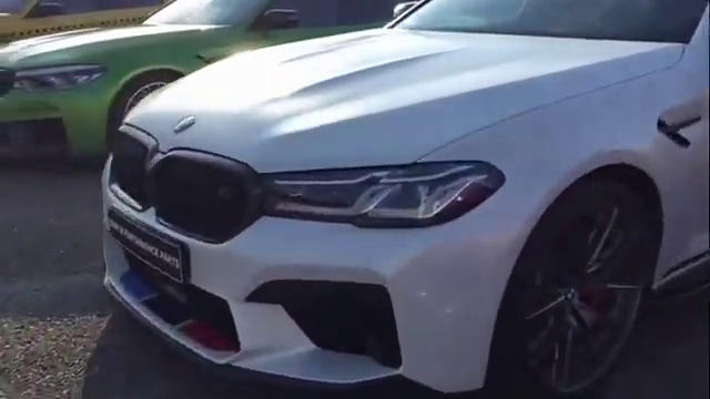 配备MP套件的新款宝马M5实拍展示_新浪新闻