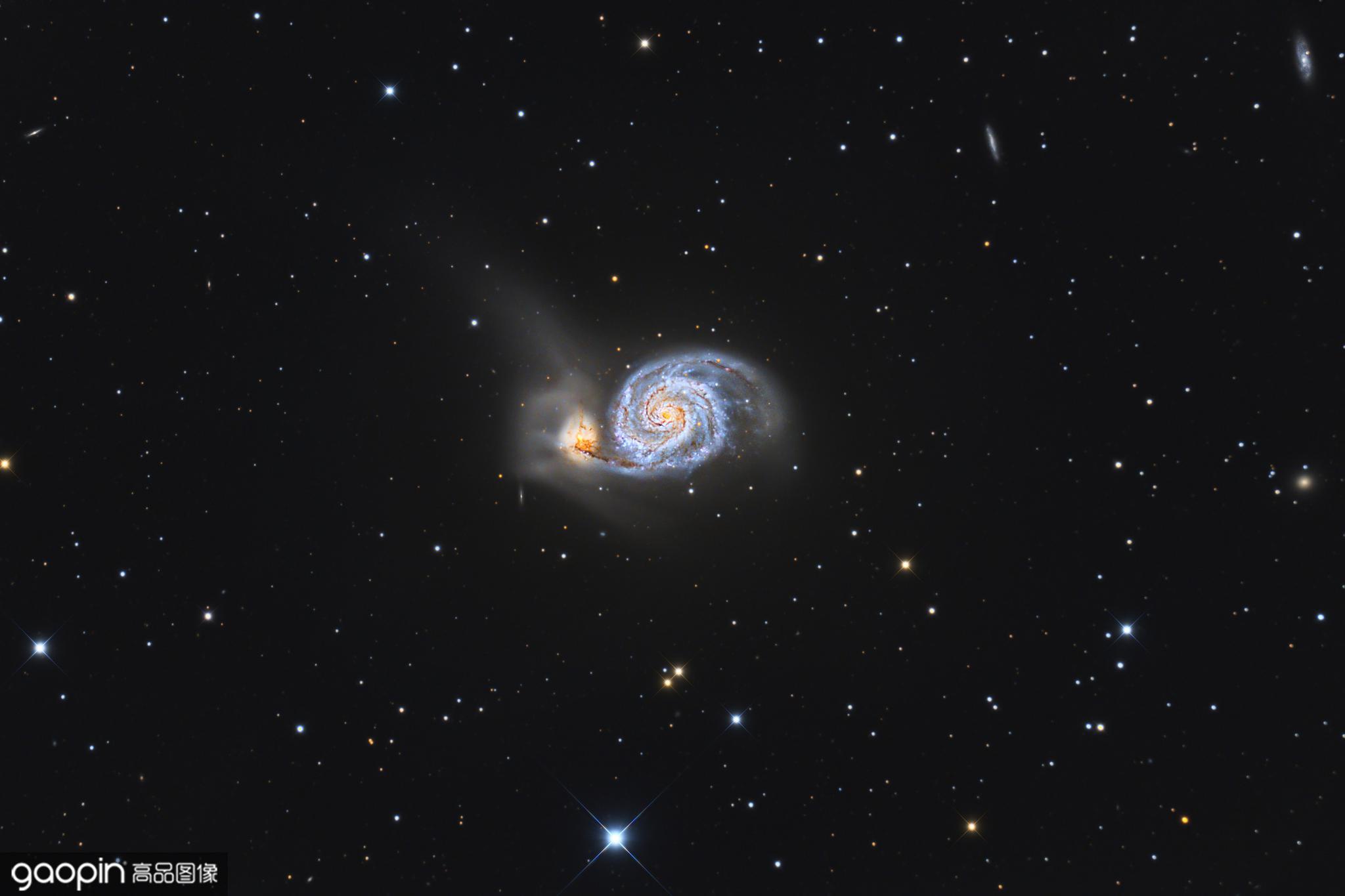 摄影：宇宙中的最美螺旋星系M51星系