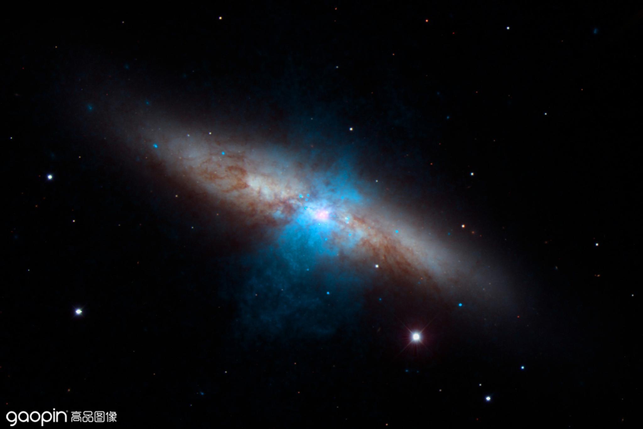 摄影：宇宙中的最美螺旋星系M51星系