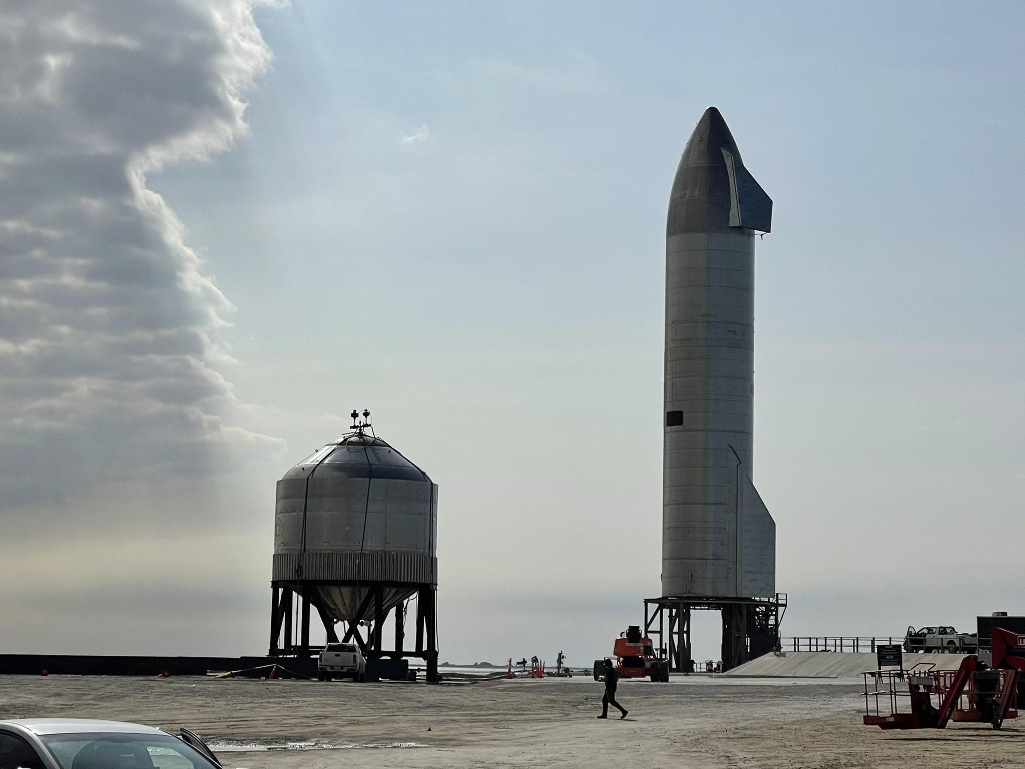 29号，SpaceX星舰SN9原型机将进行1万2千米高空亚轨道飞行测试