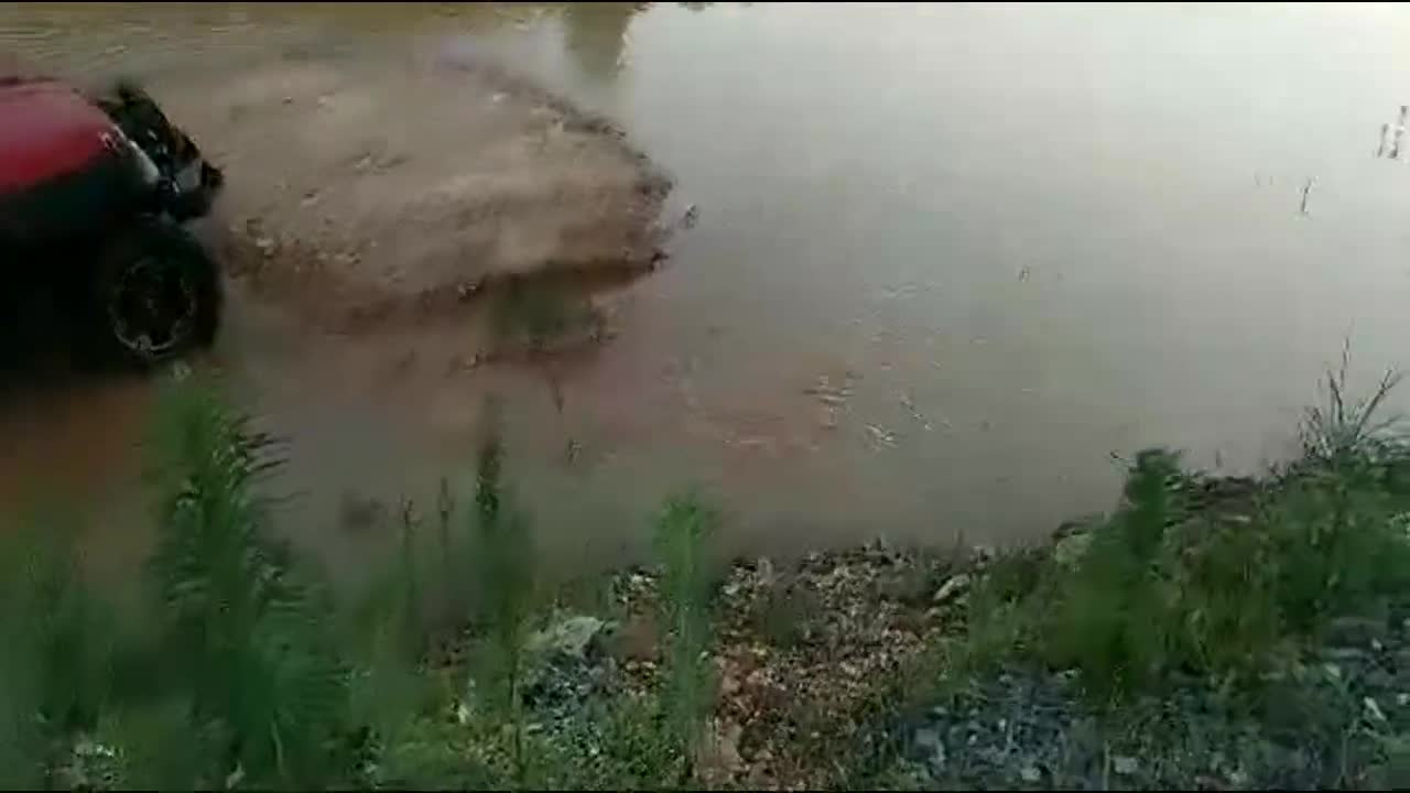 当牧马人越野车装上涉水深喉|改装案例|美系|Jeep_新浪新闻