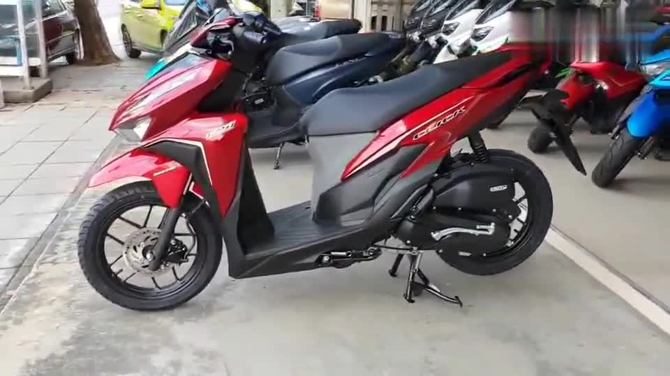 又一款日常代步“神器”，实拍本田Click125i，颜值真心高！_新浪新闻