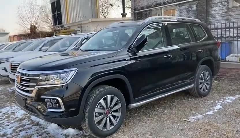 抢鲜看：荣威RX8中大型SUV对标哈弗H9,后视镜较大利于看清路况|汽车资讯|汽车视频|荣威_新浪新闻