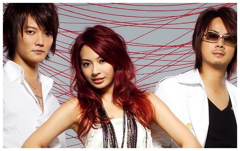 飞儿乐团前主唱Faye詹雯婷强调自己未在相关文件签名__财经头条