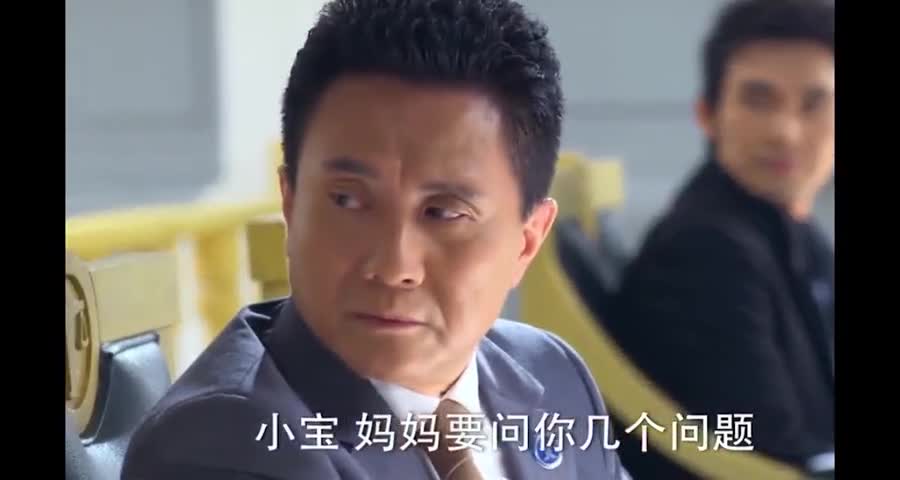 继母冷暴力继子,却在法庭上死不承认,怎料继子一开口继母绝望了娱乐影视搞笑新浪新闻