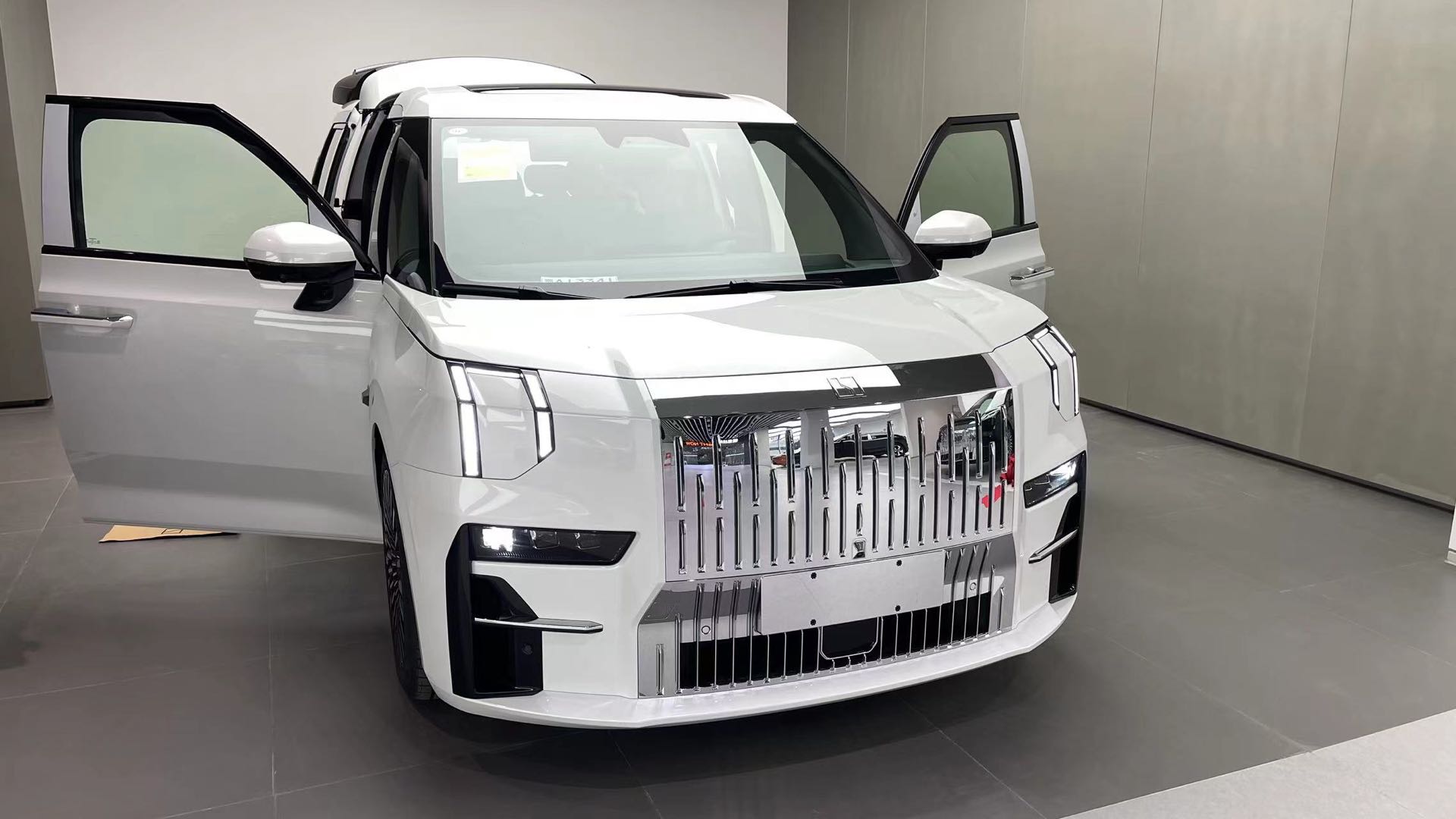 极氪 009 车主：关于我卖 L9 买 009 这件事-新浪汽车