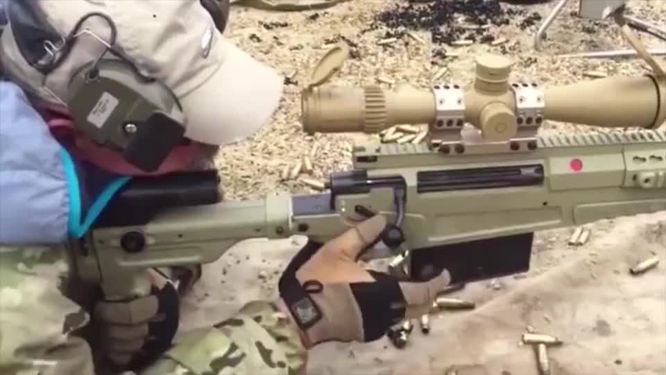 精密国际AX50狙击步枪实弹射击啾啾的声音超好听_新浪新闻