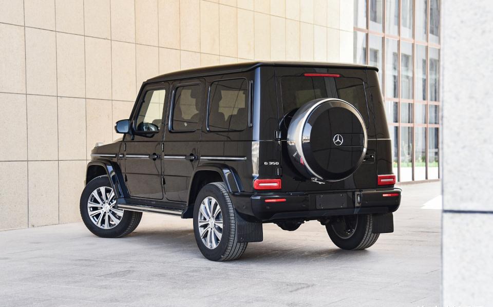 奔驰有多自信？140多万的G350配C级同款发动机，还得加价__财经头条