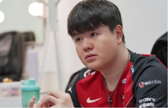 大主播Doinb爆料“Zoom是最忙的，每个队伍都去试训了一遍”|公爵|队伍|主播_新浪新闻