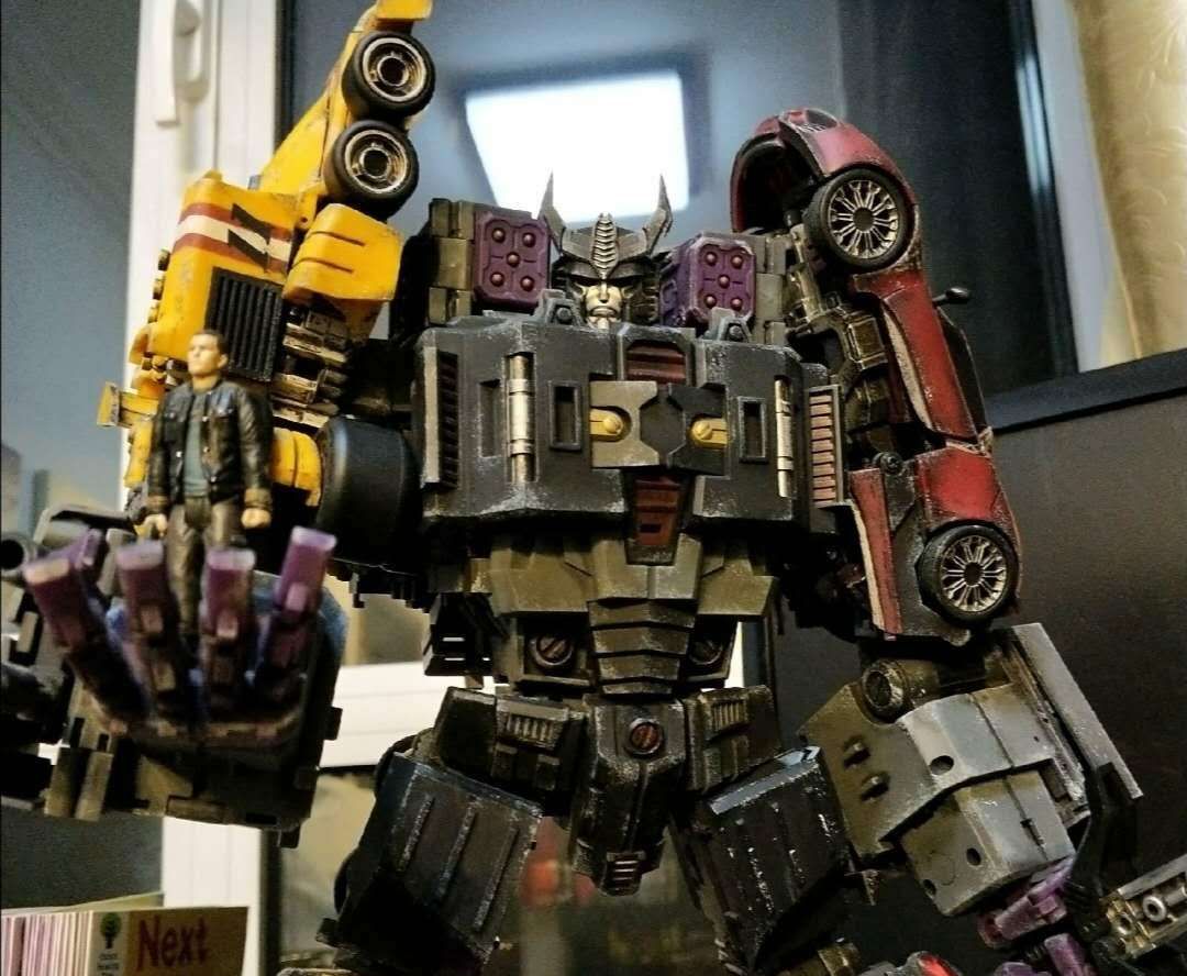 变形金刚：重新涂装的霸天虎组合金刚——飞天虎