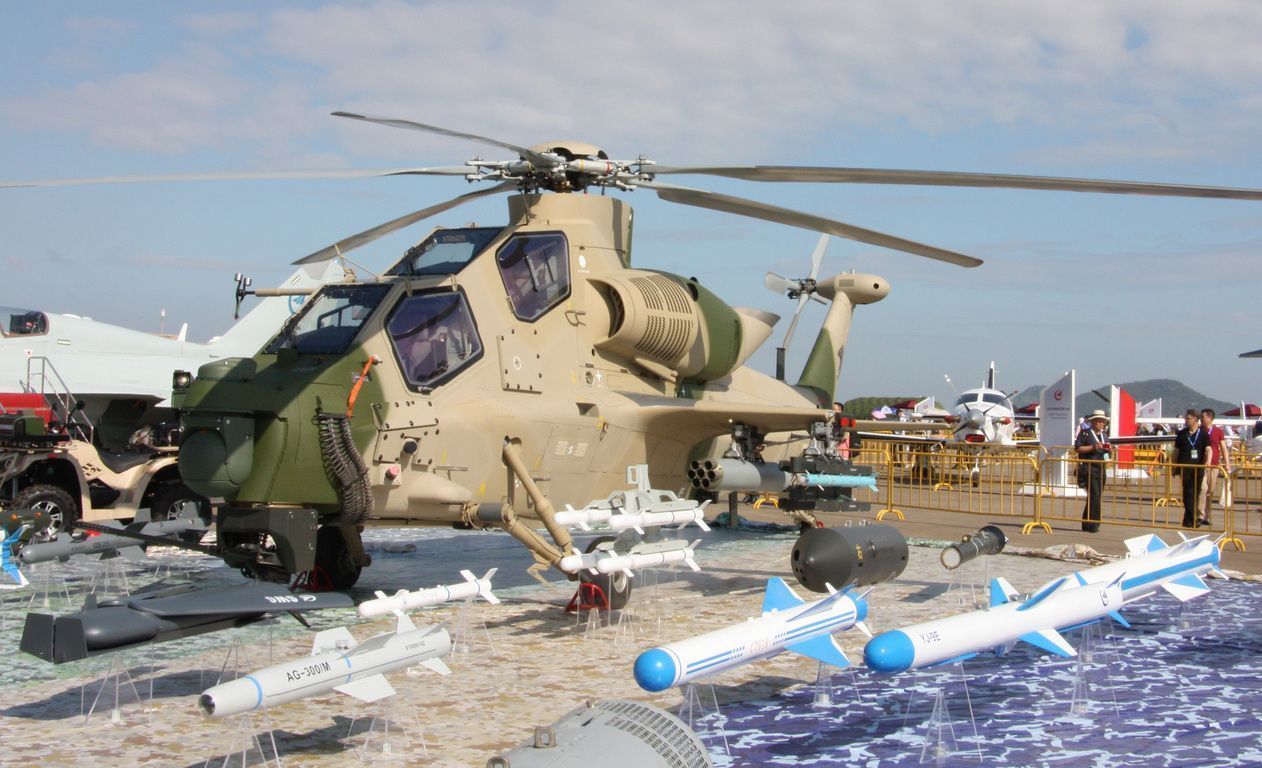 新型直10即将亮相，全身披挂装甲头顶雷达 - 军事纵横