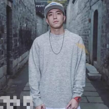 肖佳Jony J是谁怎么火的？ 肖佳Jony J为什么参加青春有你2