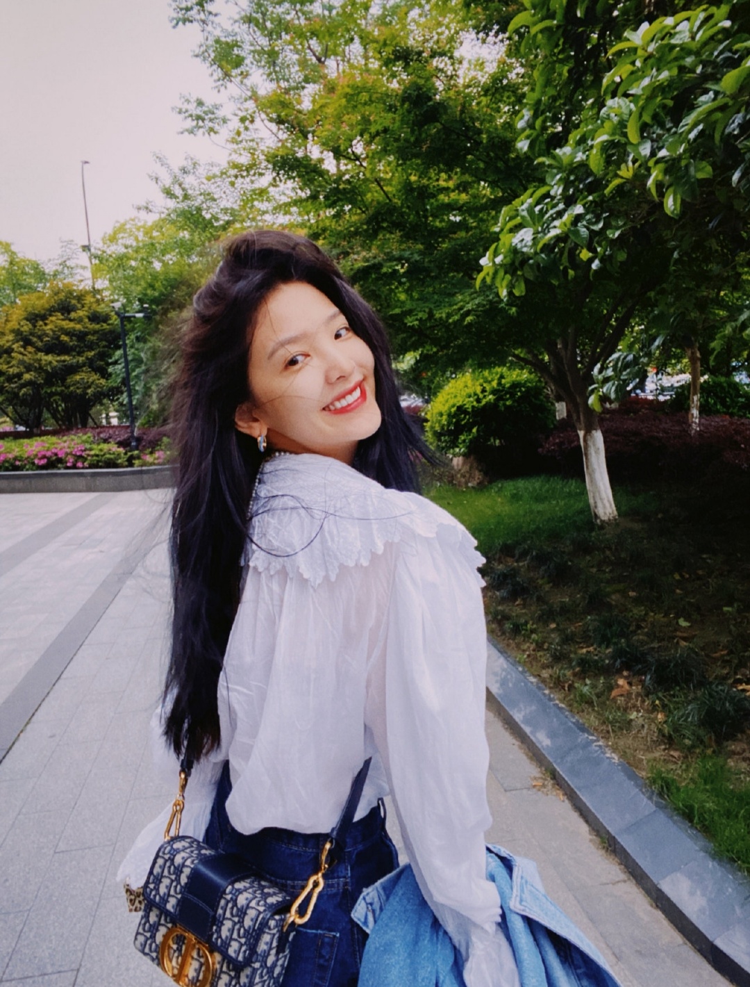 “校园女神”章若楠，喜提热风首位代言人，事业更有新突破