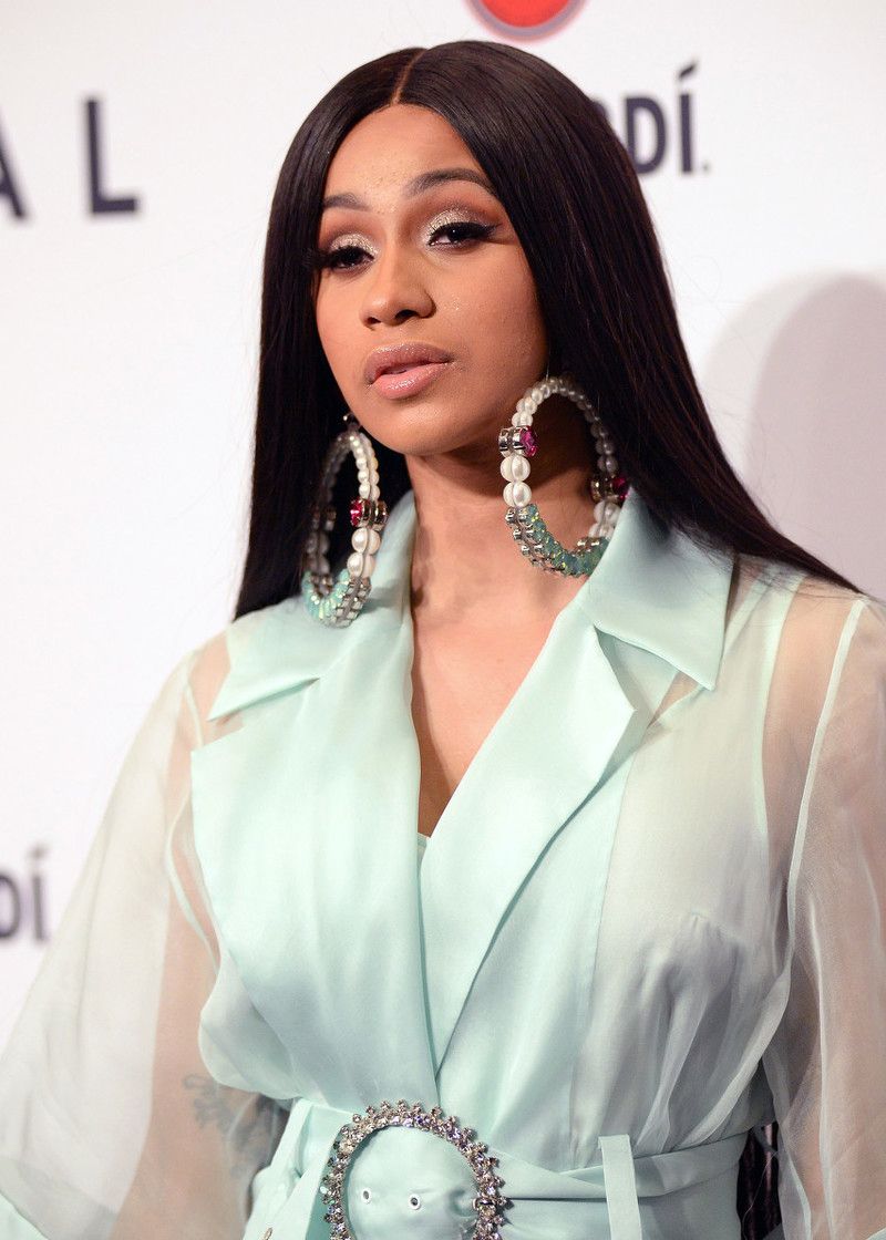 卡姐Cardi B直播声援中国，直呼中国防御措施做得好