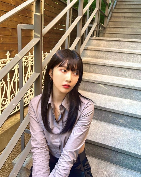 Red Velvet成员Joy晒自拍 齐刘海造型可爱|社交网站|女团|美貌_新浪新闻