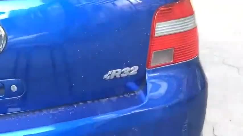 偶遇双门高尔夫4代R32，全国都没有几台，曾经的梦想车辆之一R32|_新浪新闻