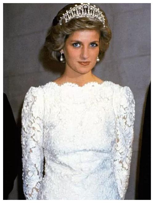 35年前旧照曝光，戴安娜与憨豆第一次见面，一个举动让大家意外