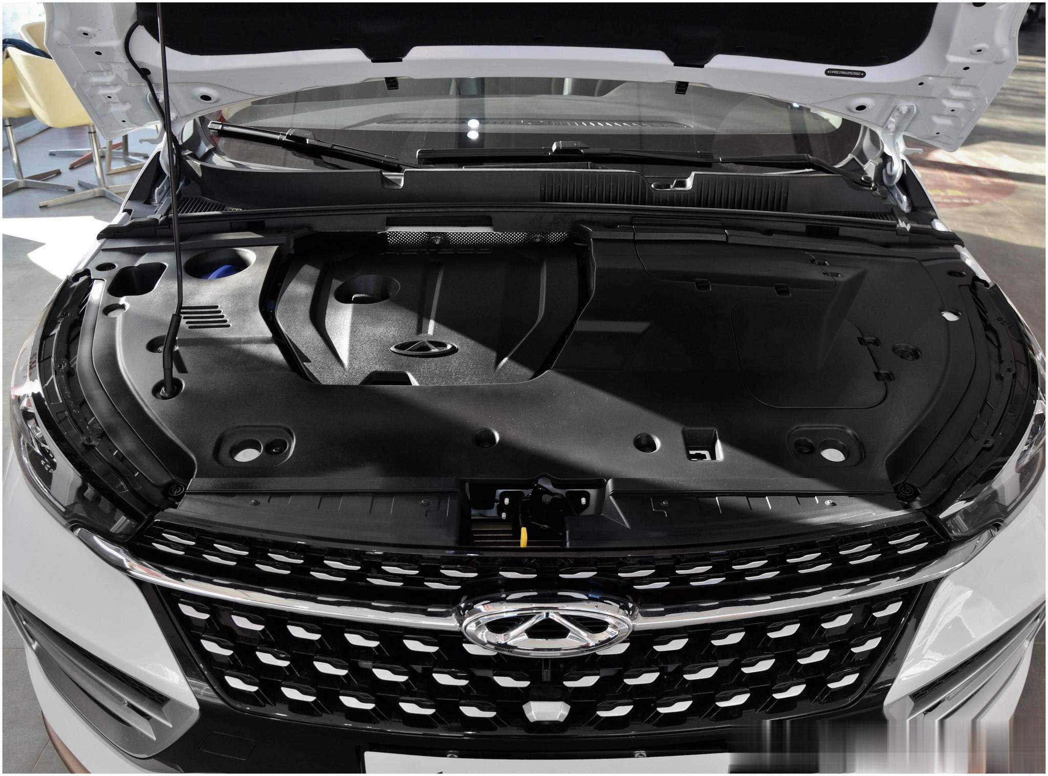 车身尺寸不小，仅7万起售，配置丰富，带你看奇瑞艾瑞泽GX__财经头条