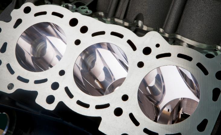 Mercedes-Benz M254 ，完全没有皮带的引擎