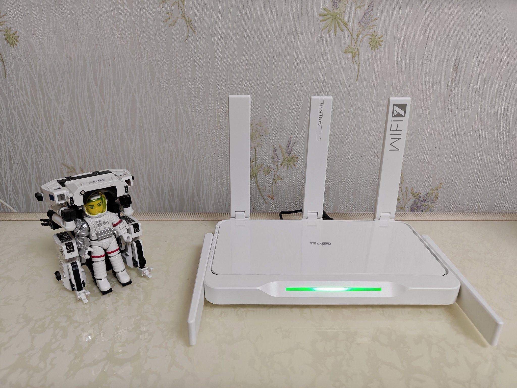 漂亮的网速实力派，锐捷雪豹BE50 WiFi7路由器评测|锐捷|雪豹|路由器_新浪新闻