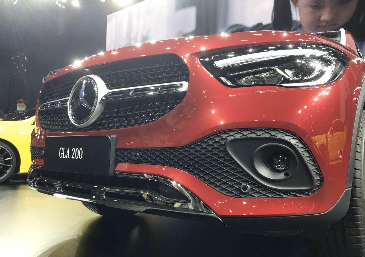 全新奔驰GLA成都车展上市售价30.38万五年磨一剑__财经头条