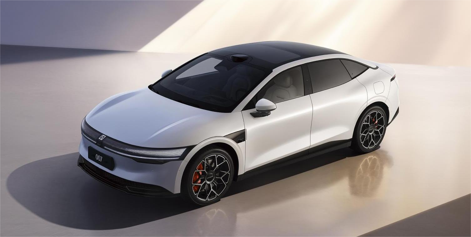 25款极氪007、小米SU7和智界S7，谁才是20万级豪华纯电黑马-新浪汽车