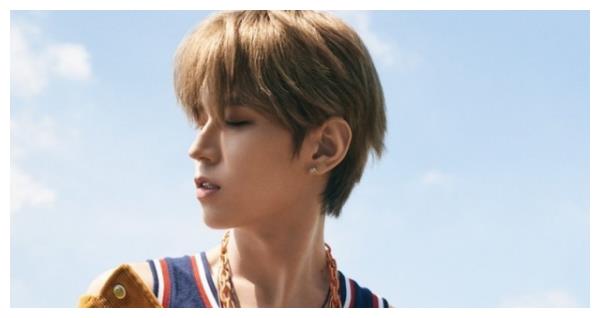 SKY合体登杂志封面，造型朴素气质全无，唯独他表现出众__财经头条