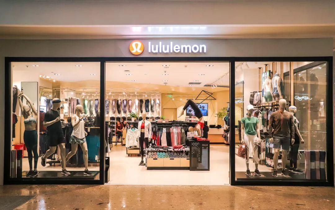 从瑜伽赛道超车的Lululemon，在大众化过程中遇阻__财经头条