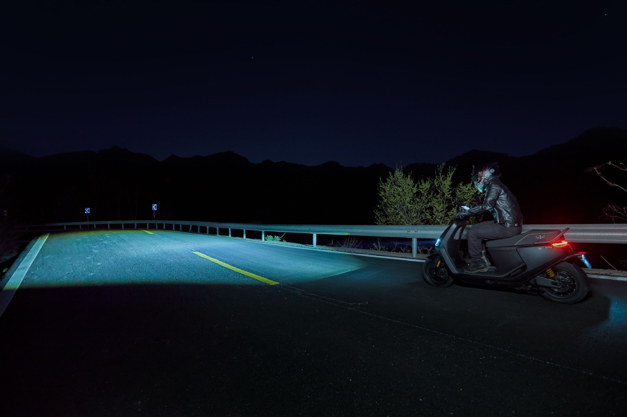 最大速度达135km/h？九号电动E300P全新上市，多项黑科技加持-新浪汽车