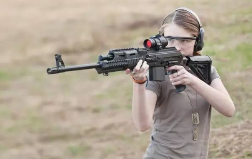 很少出现的56-C突击步枪，特别适合于近距离战斗使用|高原|短突击步枪|突击步枪_新浪新闻